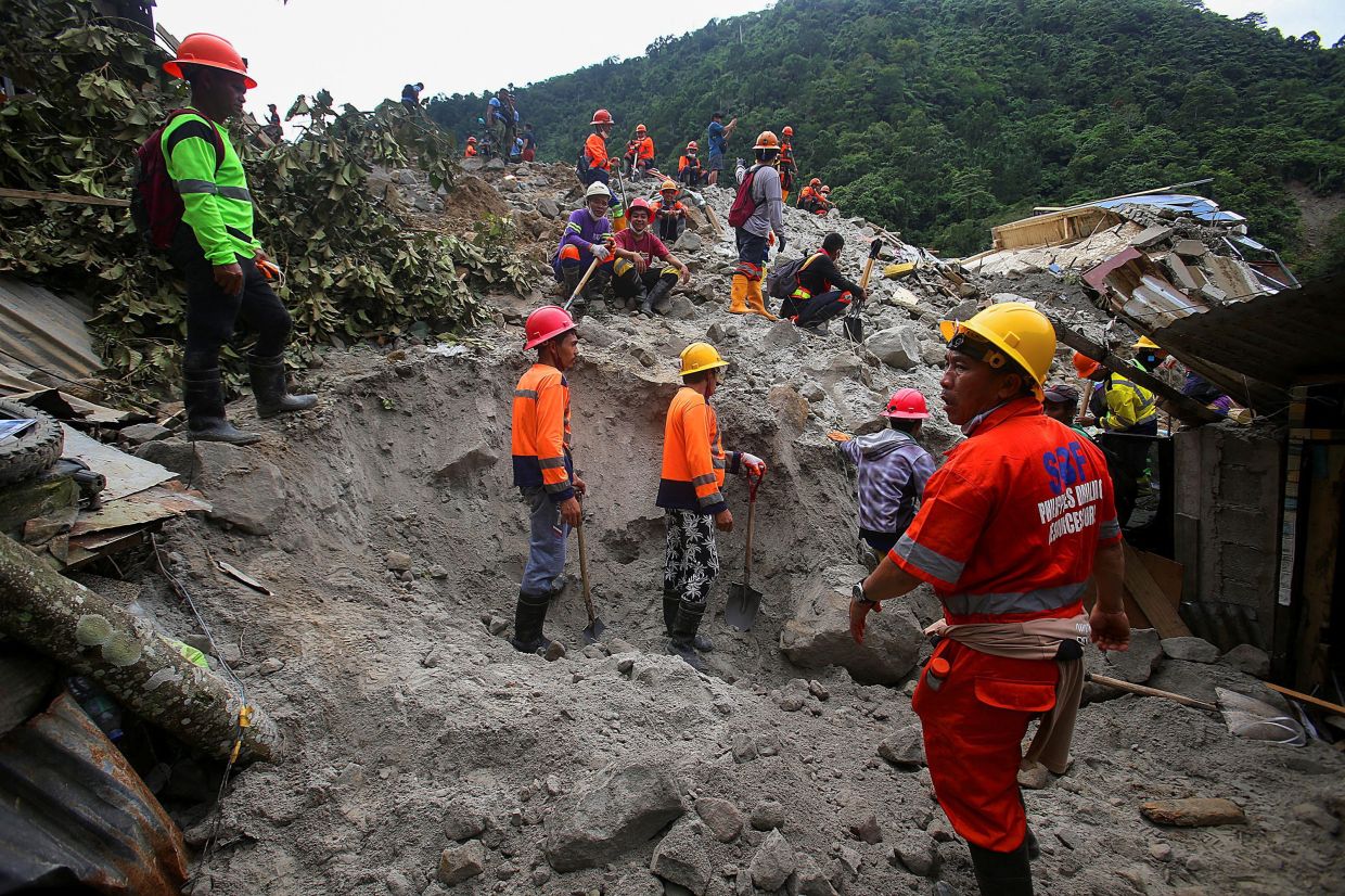 Child rescued nearly 60 hours after Philippine landslide | The Star