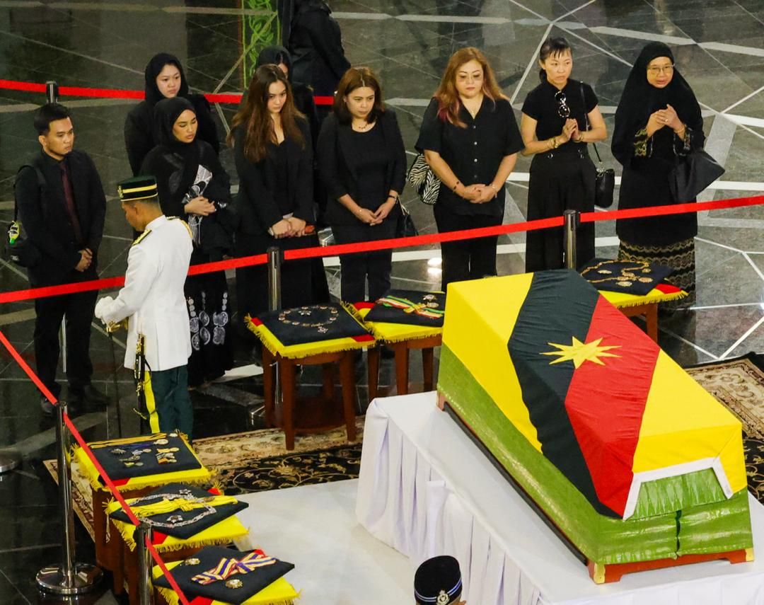 Photo gallery: Sarawakians pay tribute to late Taib at state funeral ...