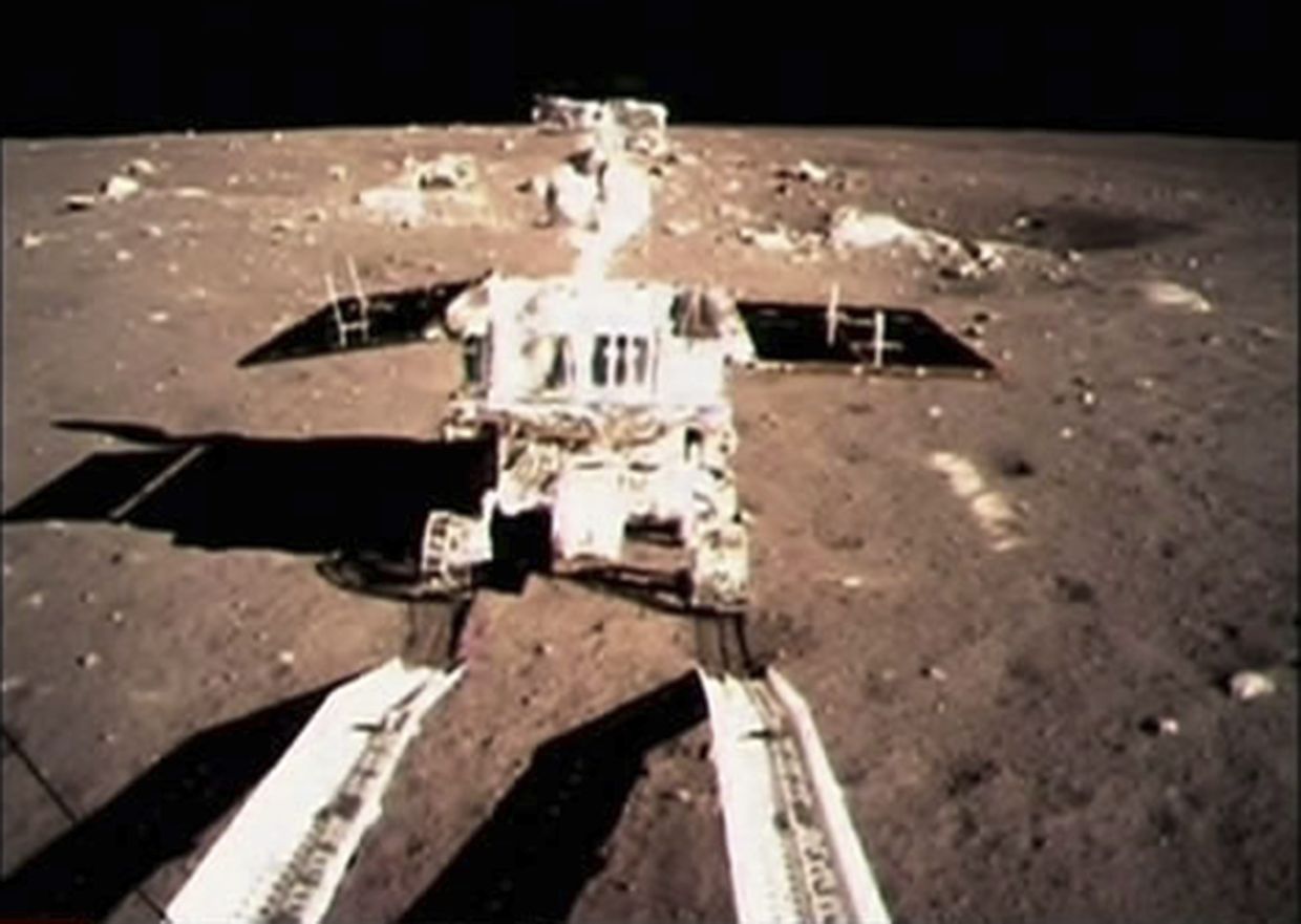 China unveils names of manned lunar lander and new spaceship crew | The ...