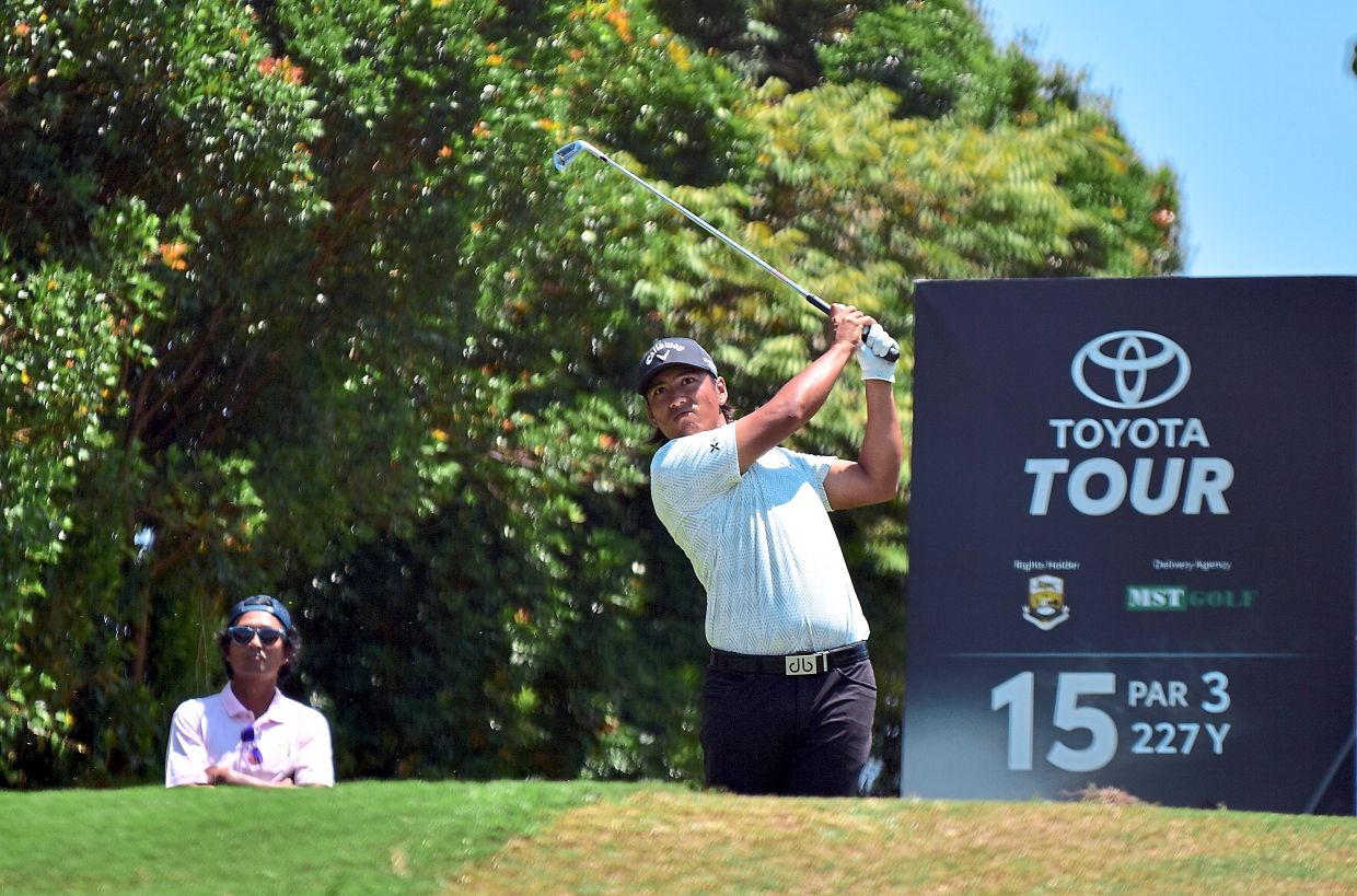 Golf: Golfer overcomes double bogeys for a delightful second pro title ...