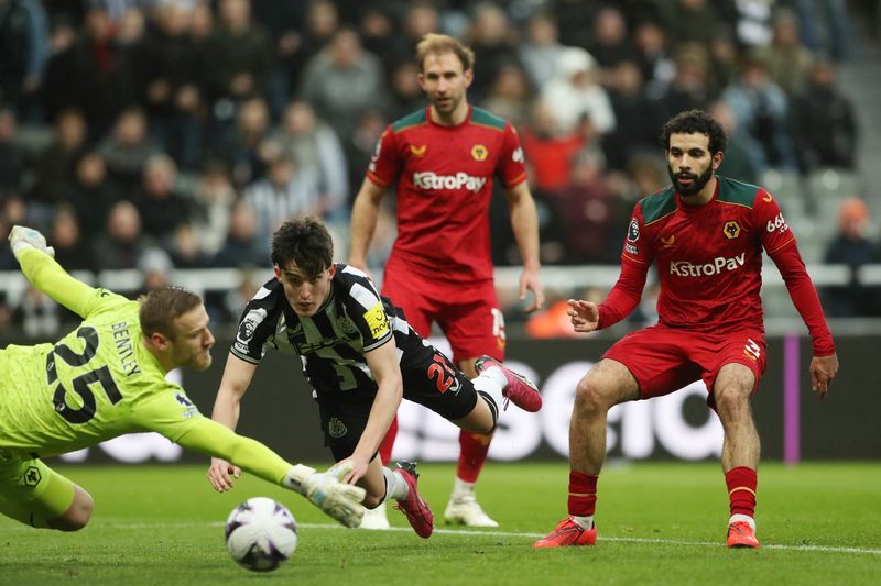 Football: Soccer-Newcastle beat Wolves 3-0 for first home win of the ...