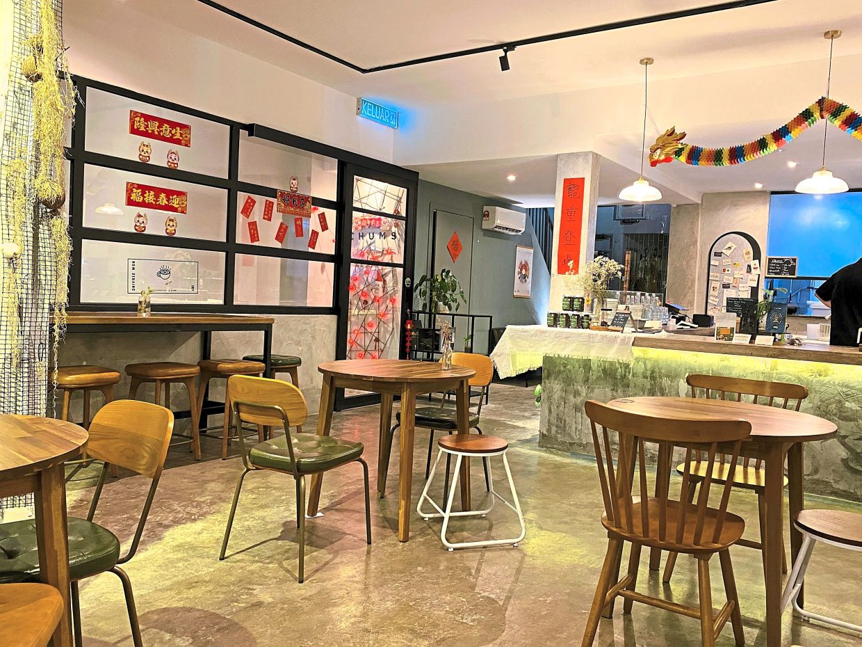 Getting chummy with the locals | The Star