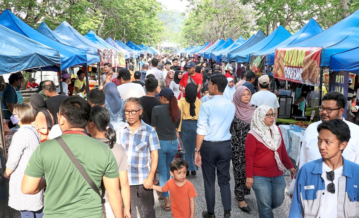 Exploring biggest bazaar in Subang | The Star