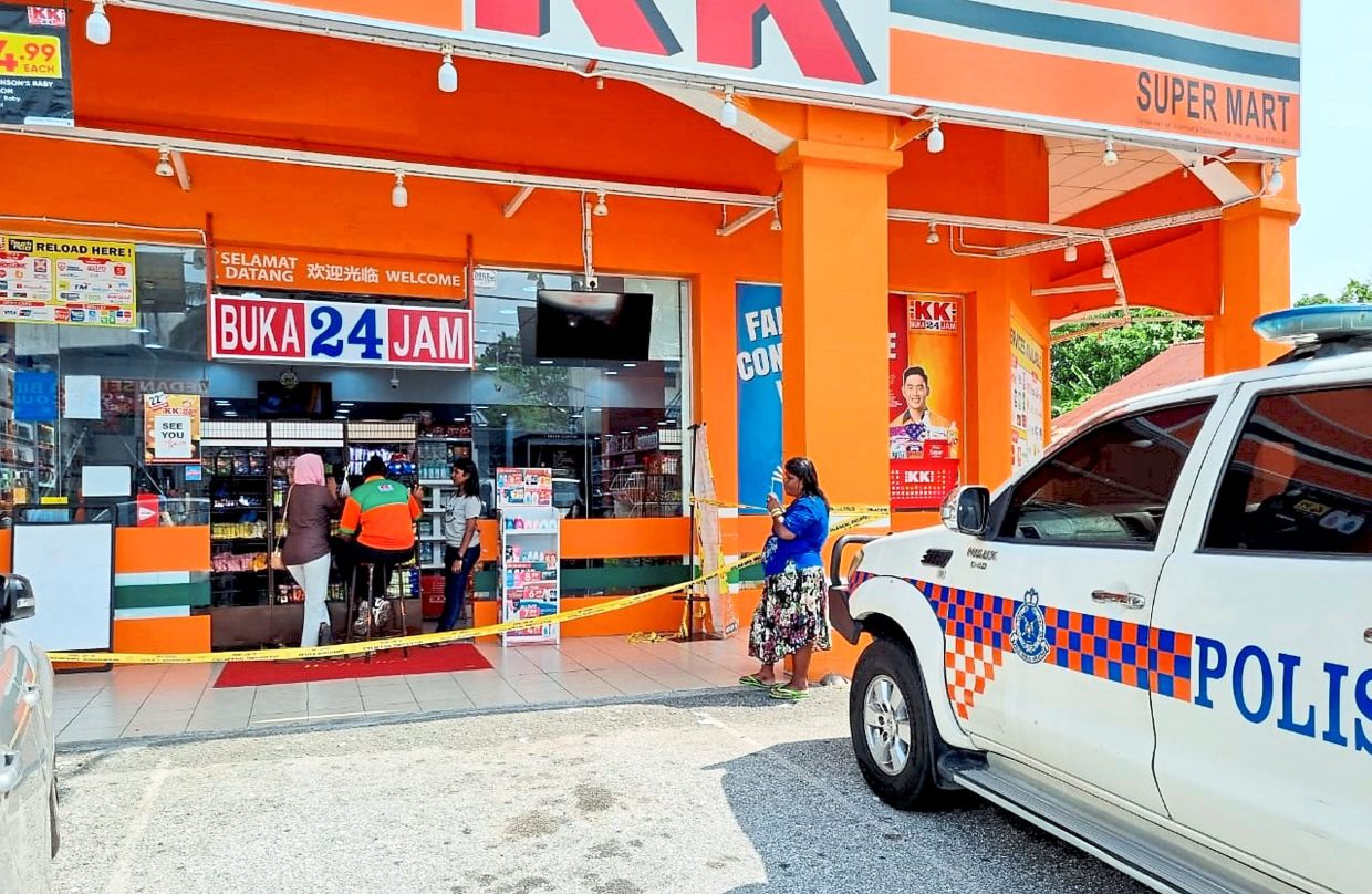 Molotov cocktail thrown at KK Super Mart sparks probe | The Star