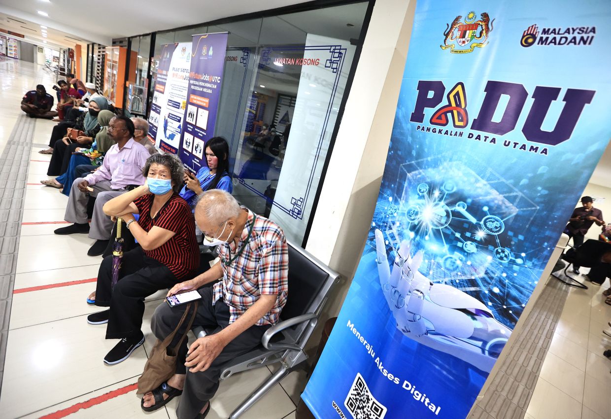 Patiently waiting | The Star