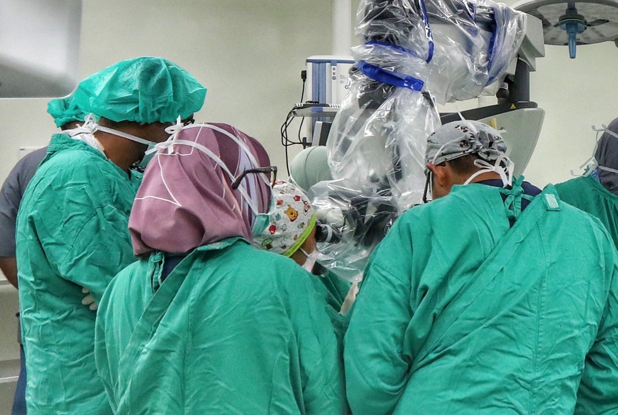 From hair to heart and lungs – a history of surgeons | The Star