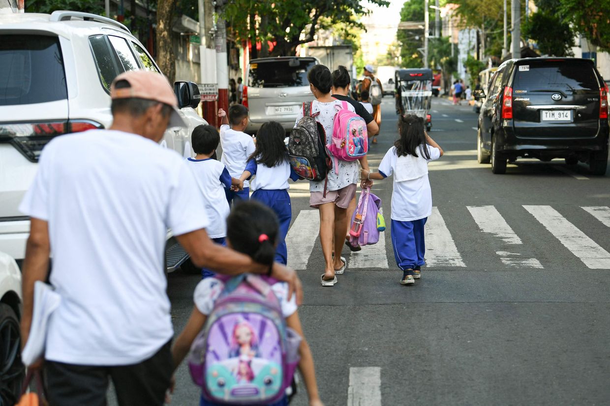 Thousands of Philippine schools suspend in-person classes due to heat ...