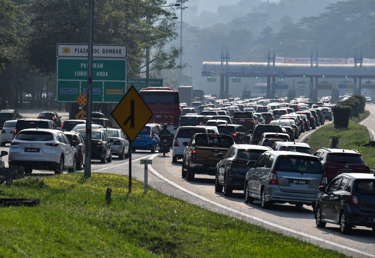 Slow-moving traffic on major highways on Saturday | The Star