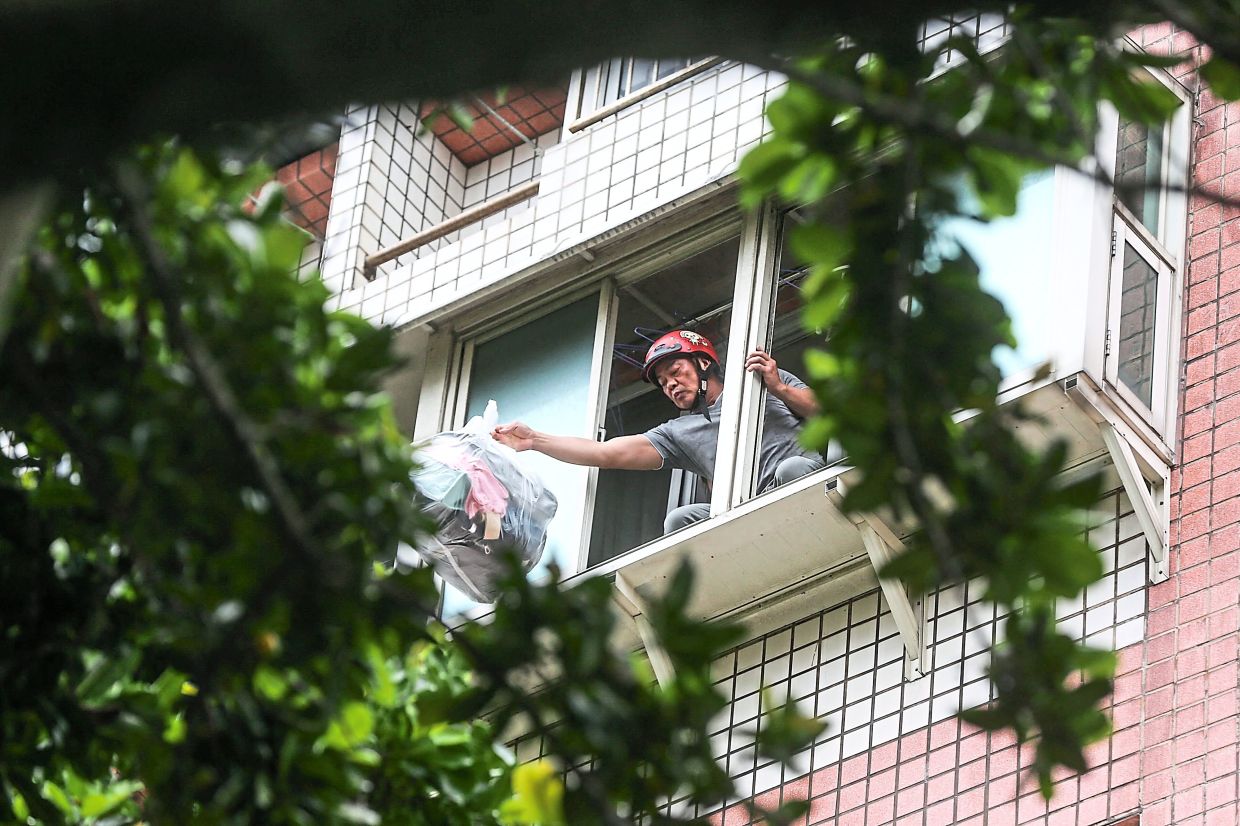 Families pick up the pieces of their lives | The Star