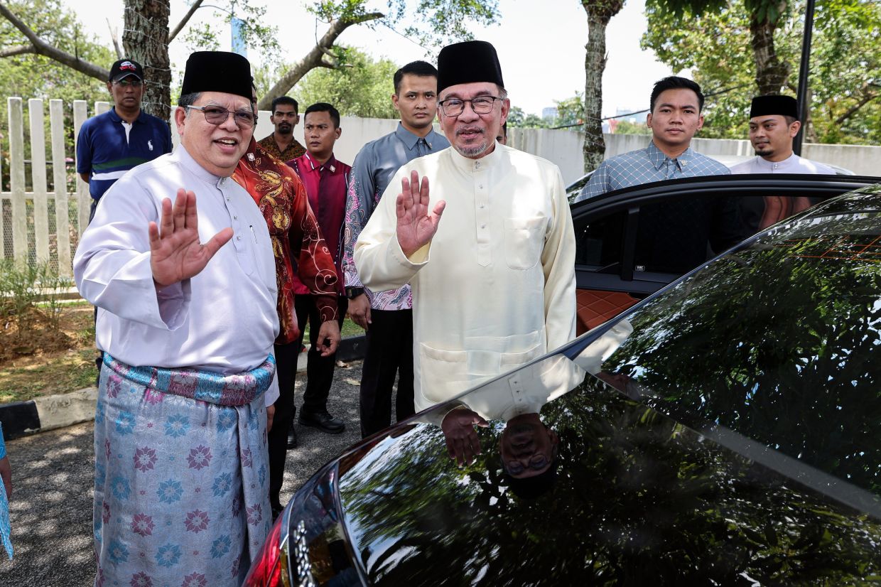 Anwar invites public to come for Hari Raya do in Batang Kali on Friday ...