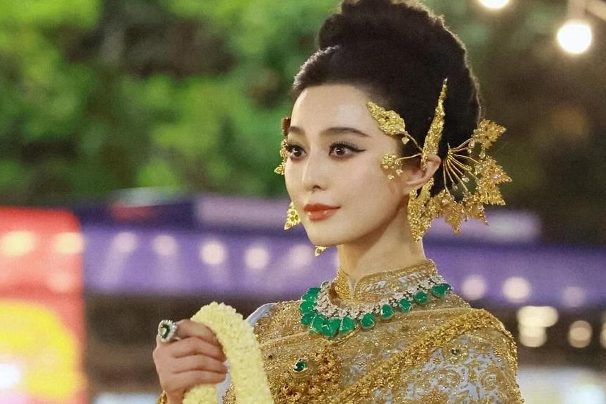 Chinese actress Fan Bingbing takes part in Bangkok’s Songkran parade ...