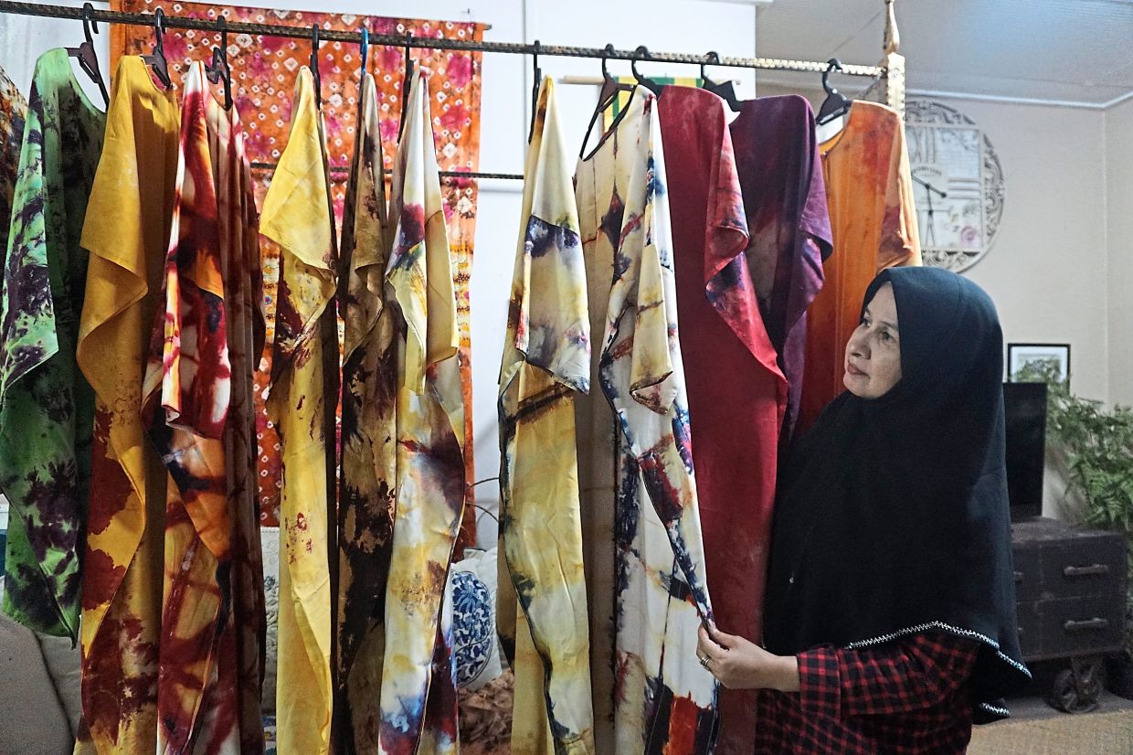 Ex-teacher earns tidy sum from craft | The Star