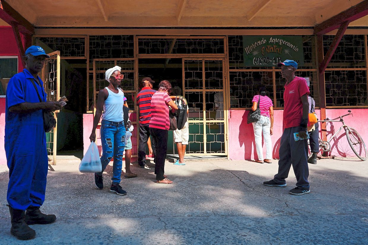 Gloom at Cuba’s revolution | The Star