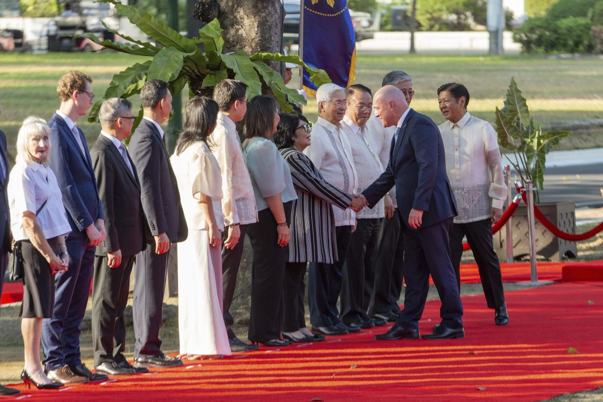 Philippines and New Zealand plan troop visits and logistics deals | The ...