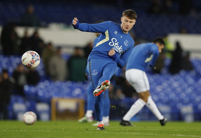 Football: Soccer-Blow for Everton as defender Patterson out for the ...