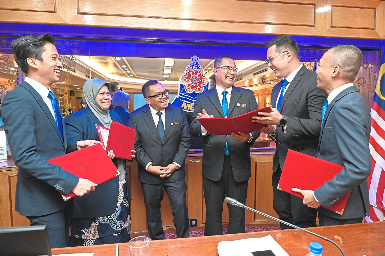 Set up task force with health office to address dengue fears | The Star