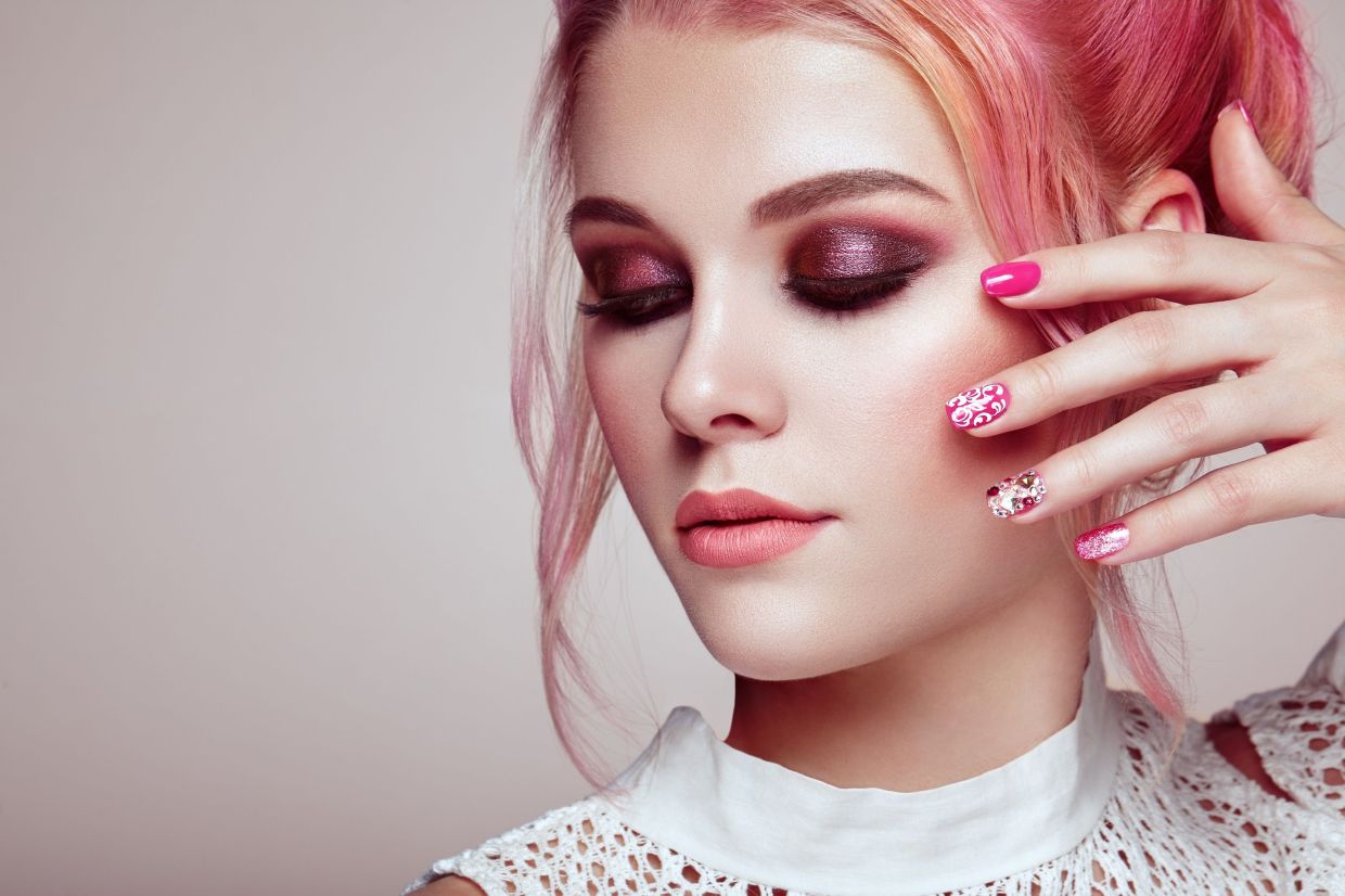 The 'berry makeup' beauty trend revives interest in a bright, colourful ...