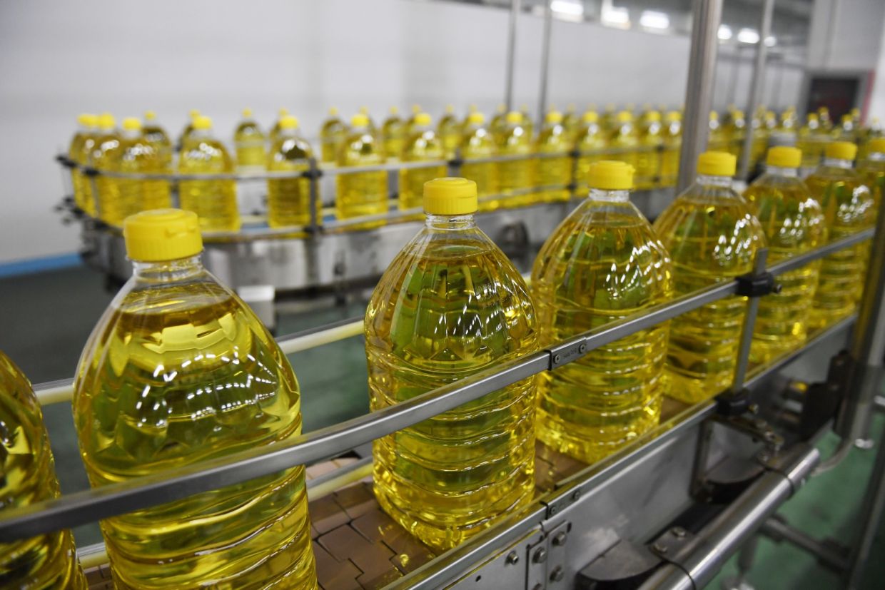 Chinese cooking oil spurs call to boost US tariffs | The Star