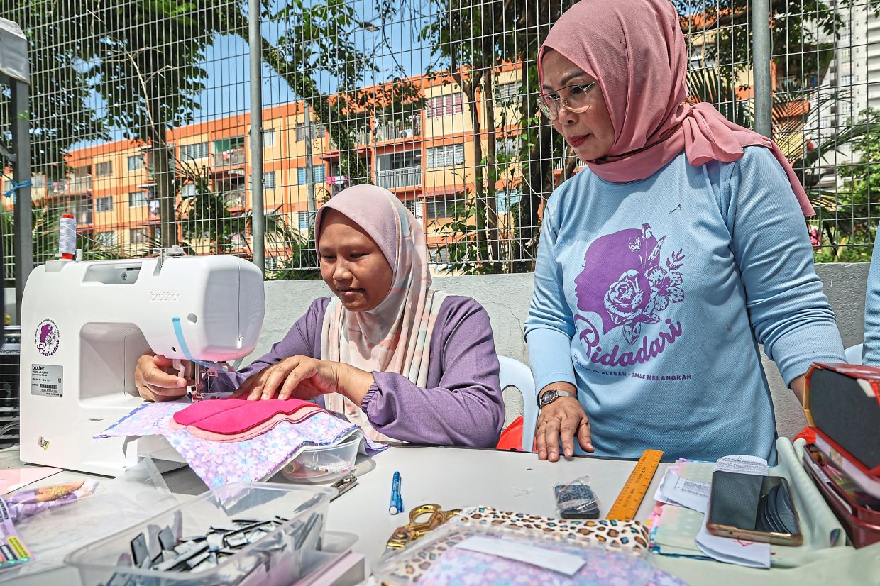 B40 women taught to sew cloth pads to generate income, reduce period ...