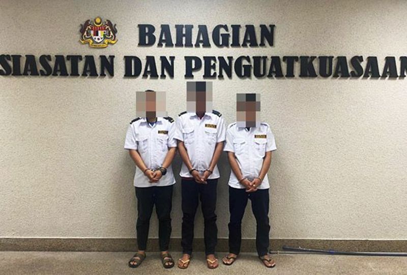 Security guards with fake IDs nabbed | The Star