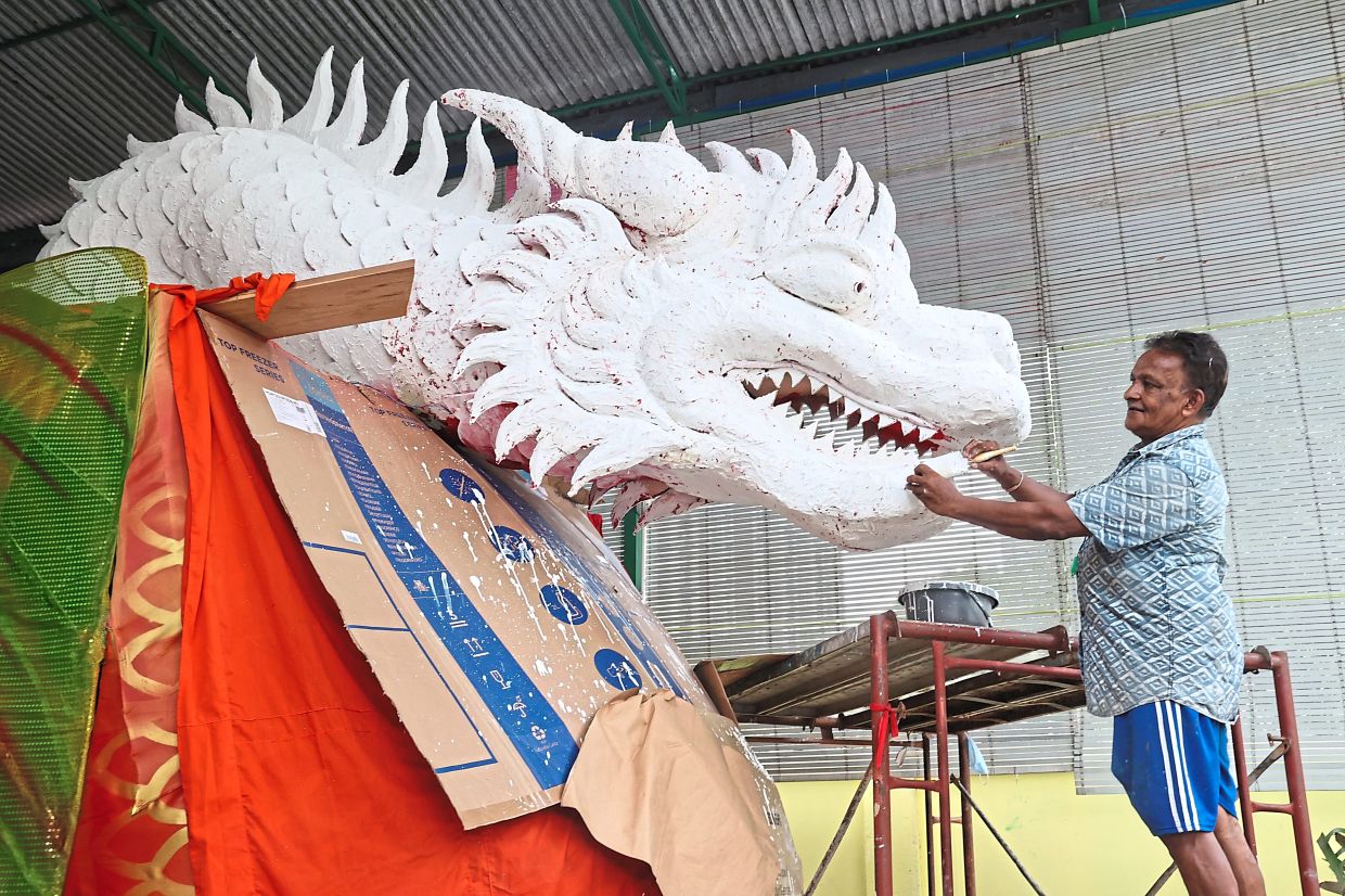 Dragon float takes shape with a Sri Lankan touch | The Star