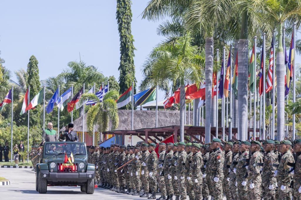 Brunei King receives first class and colourful state welcome in Timor ...