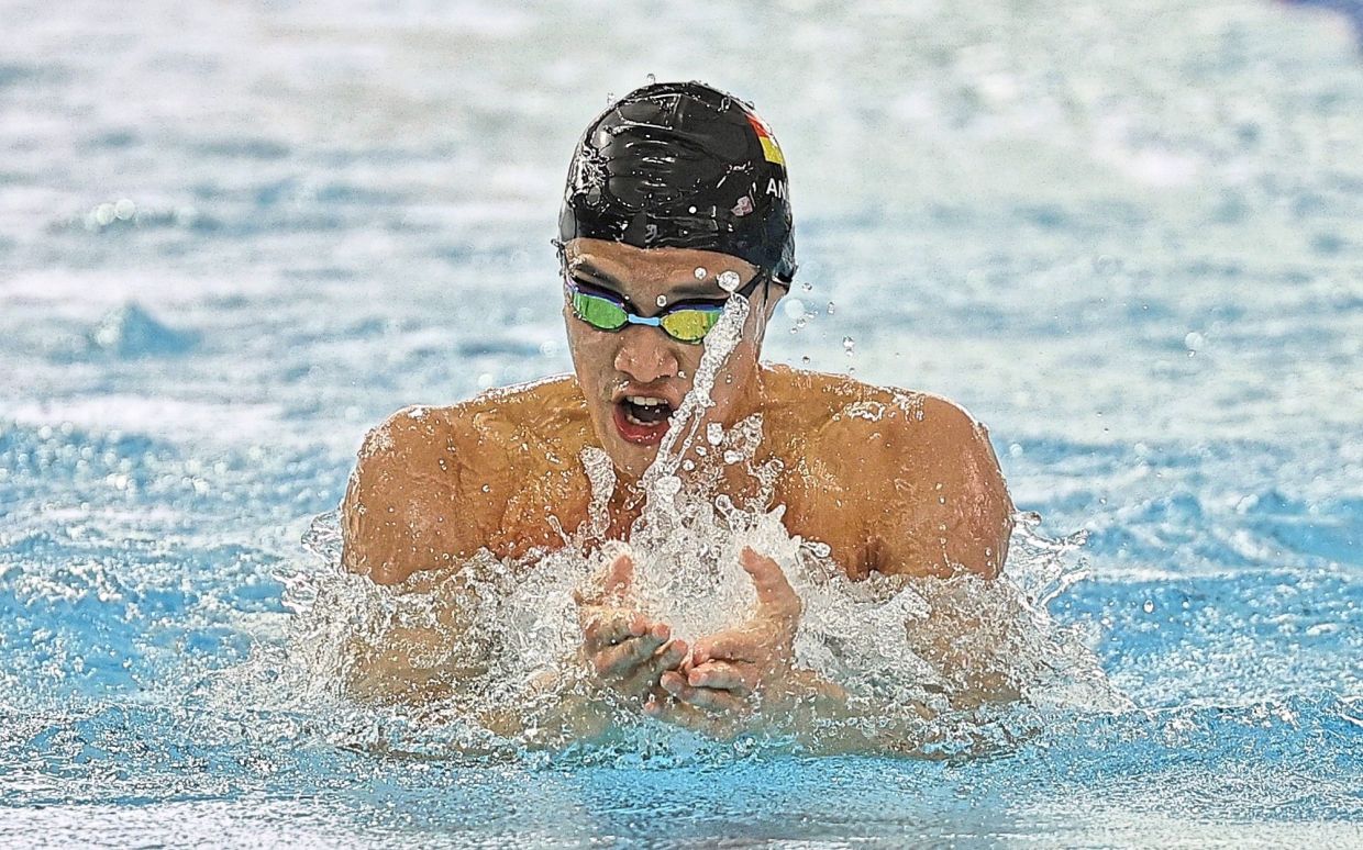 Swimming: Andrew breaks men’s 100m breaststroke national record | The Star