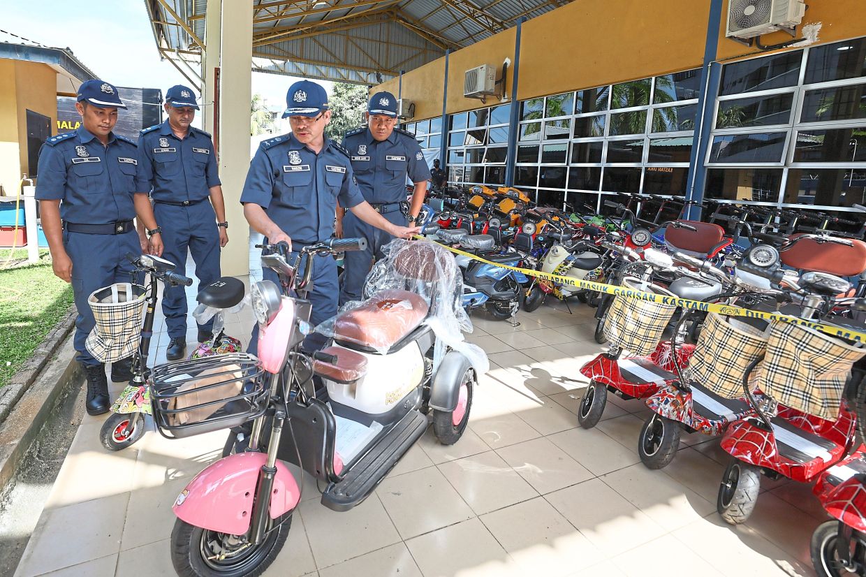 Customs seizes 147 micro-mobility vehicles worth RM708,000 | The Star