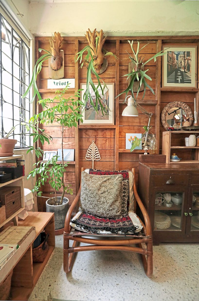 Rundown Malaysian PJ house is now a cosy home with kampung feel, lush ...