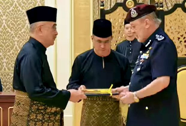 Tun Mohd Ali sworn in as Melaka Yang Dipertua Negeri for second term ...