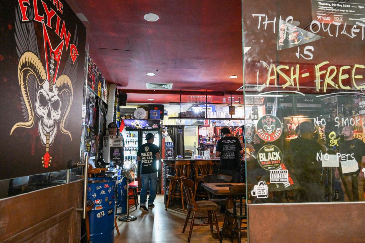 Heavy metal bar rocks ‘something different’ | The Star