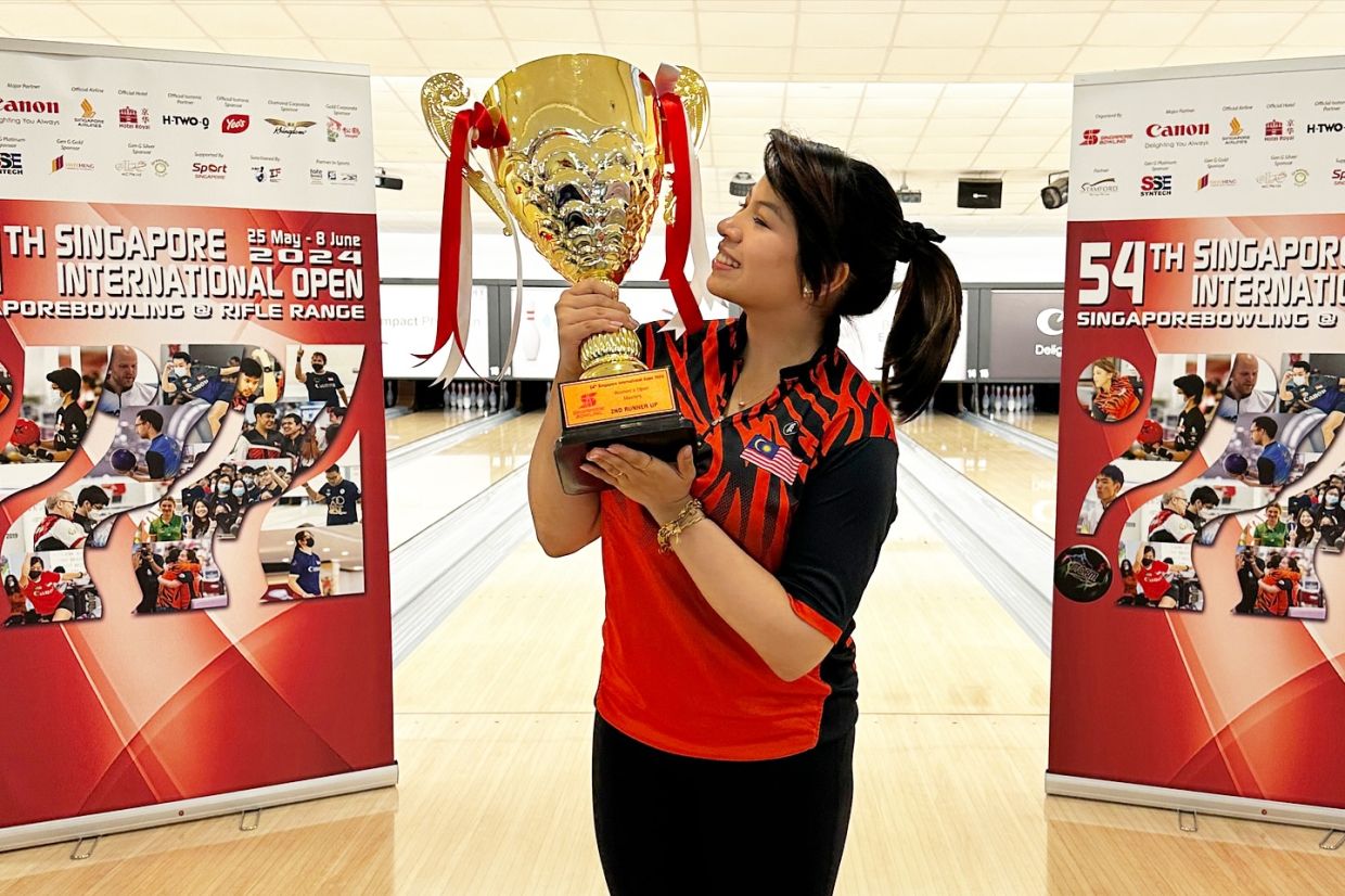 Bowling: After the tears, cheers for Nora | The Star