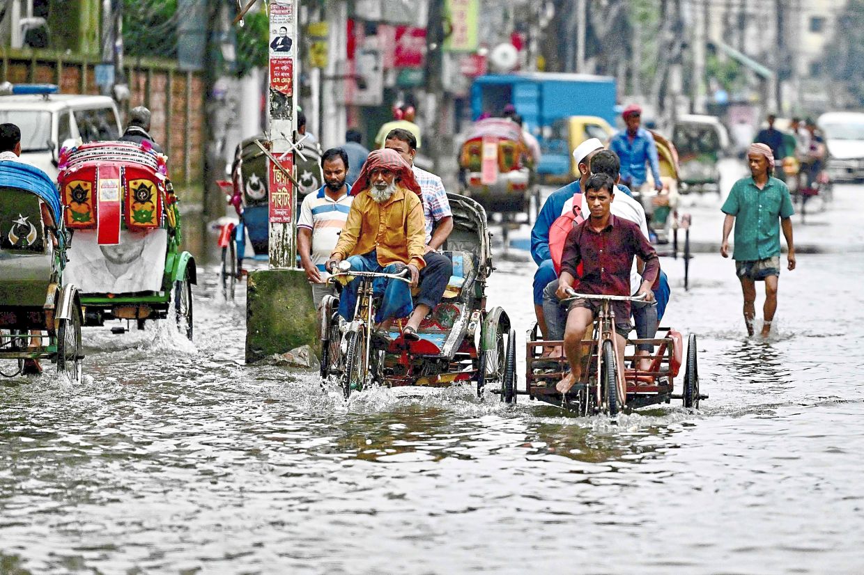 Floods strand over two million people | The Star