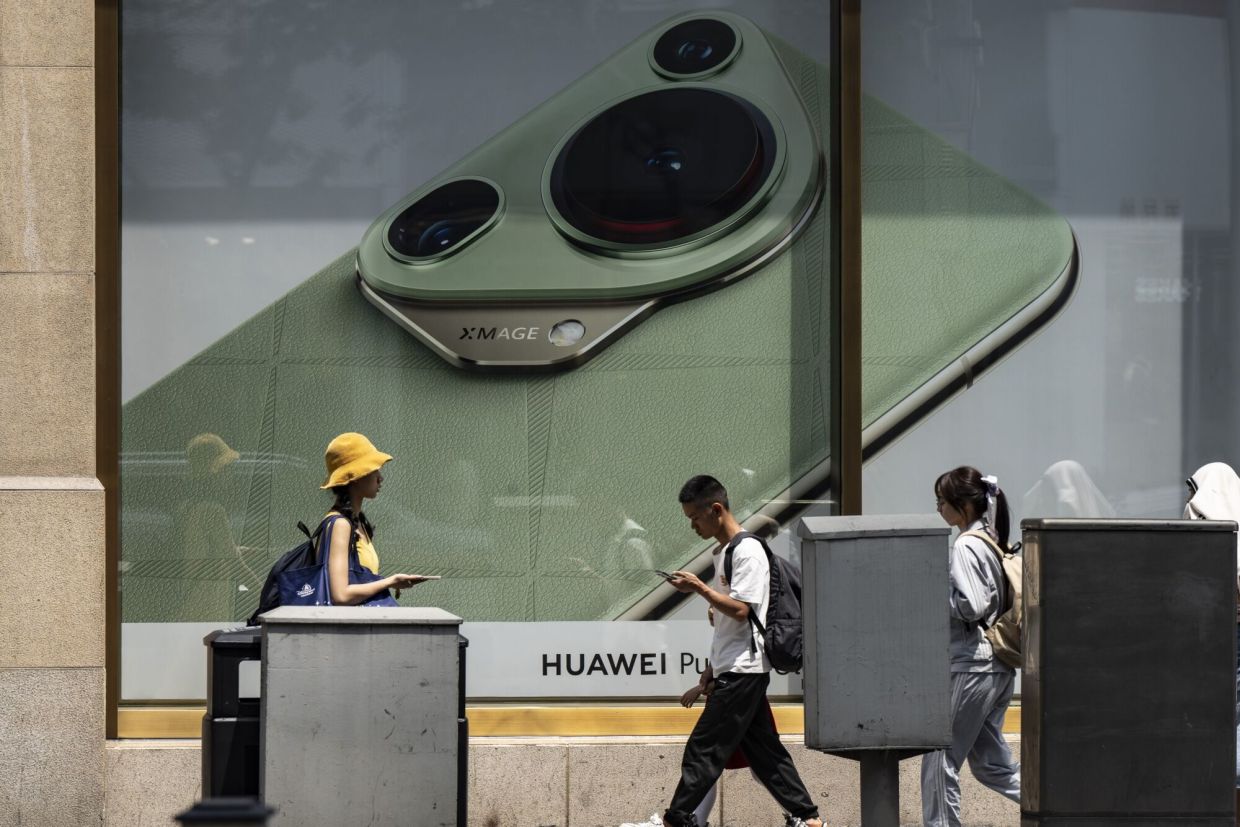 Huawei mobile devices near a billion as Apple rivalry heats up | The Star