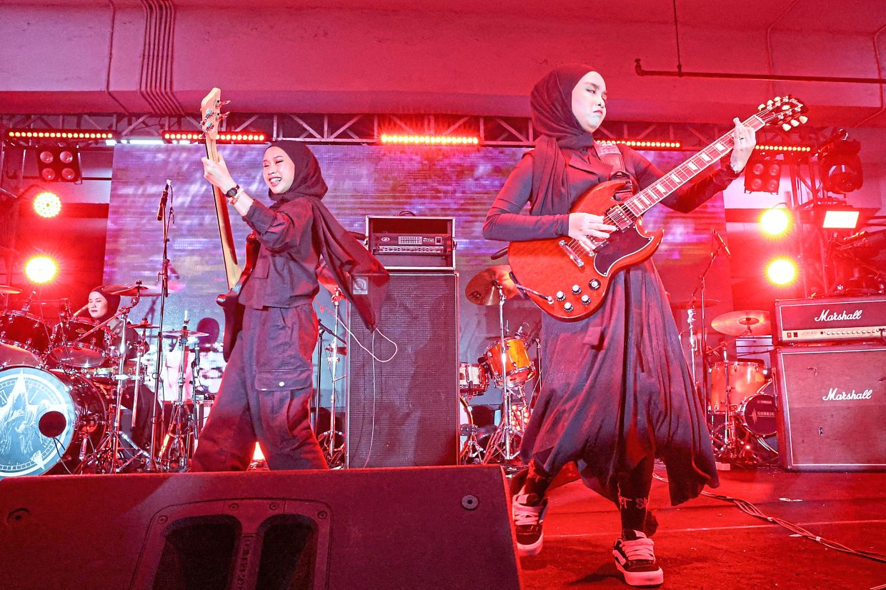 All-girl Muslim band heads to Glastonbury | The Star