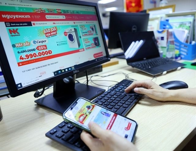 More and more Vietnamese consumers prefer to shop online | The Star