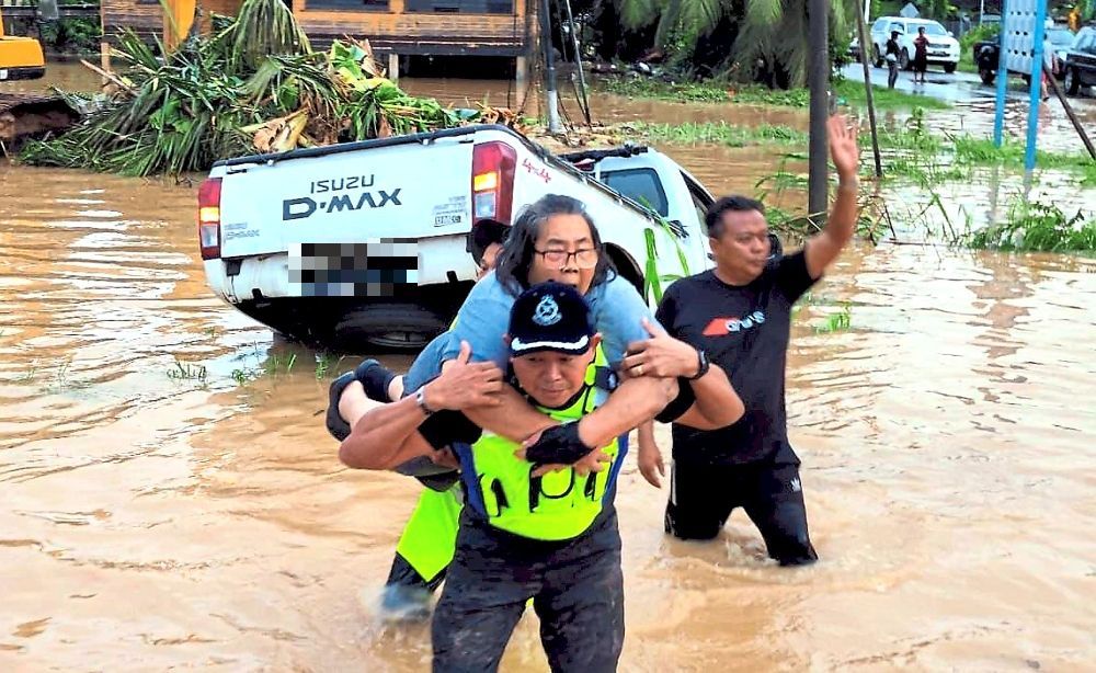 District police chief to the rescue | The Star