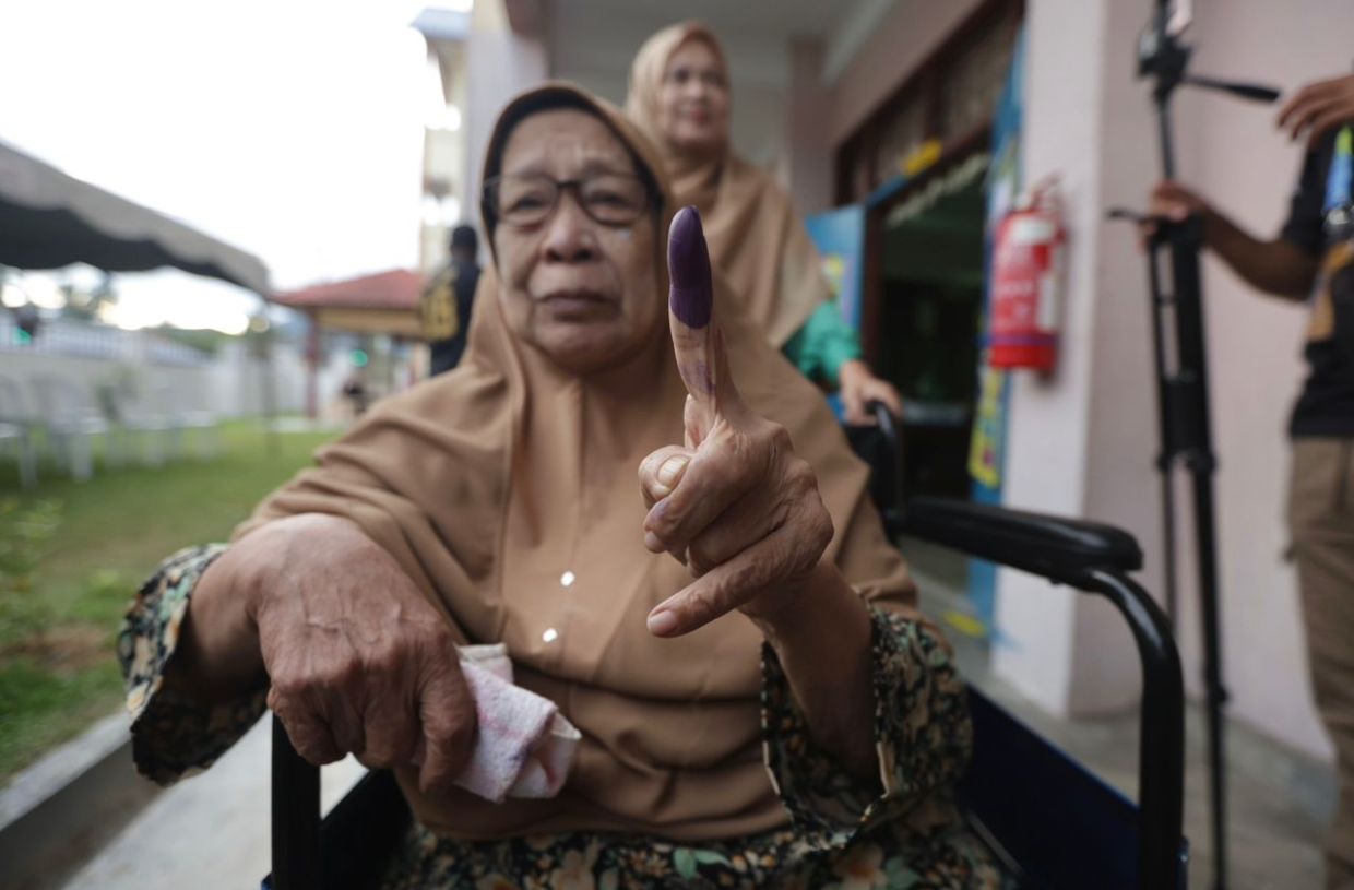 Photo Gallery: Voters cast ballots for Sg Bakap seat | The Star