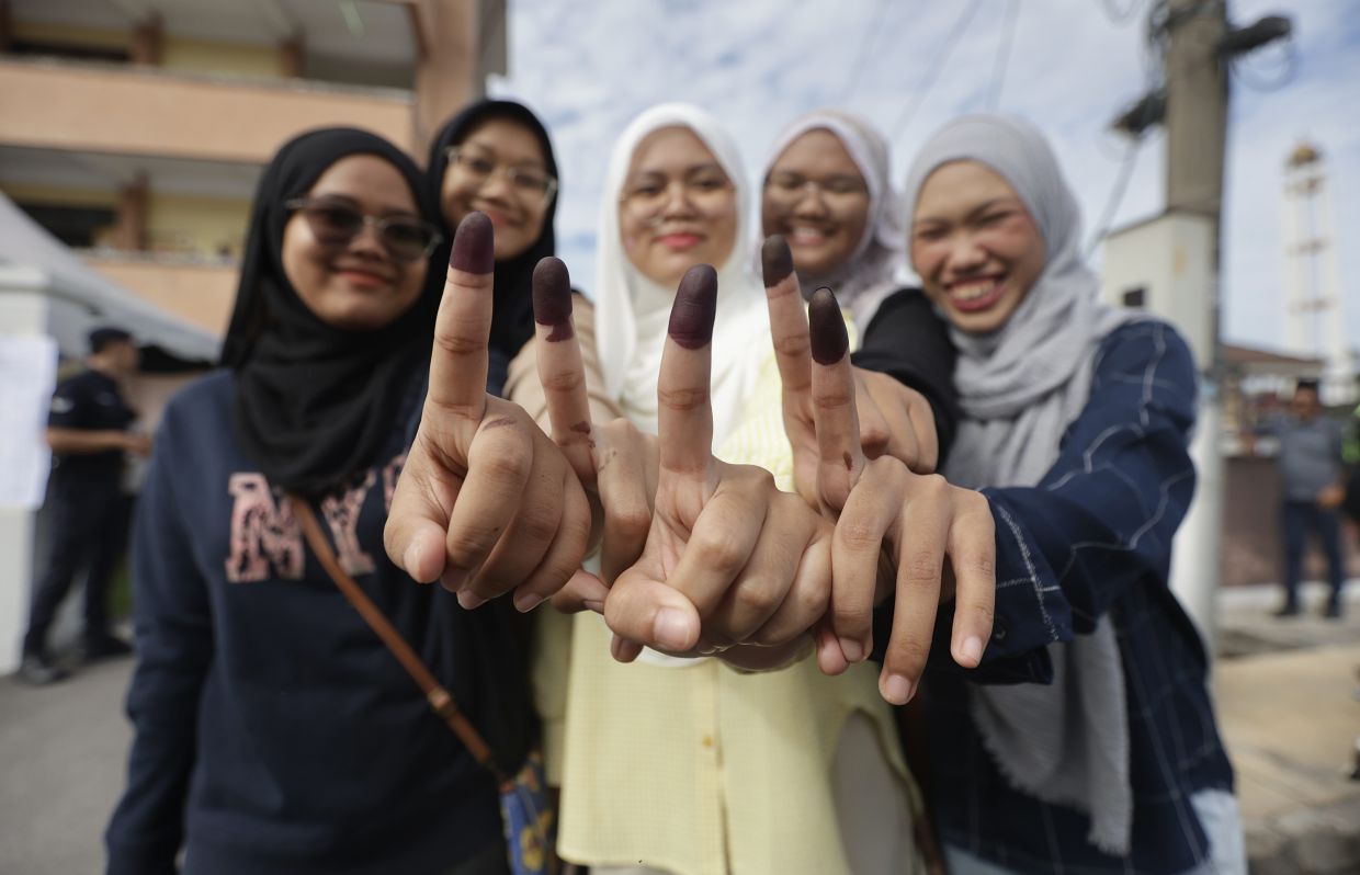 Photo Gallery: Voters cast ballots for Sg Bakap seat | The Star