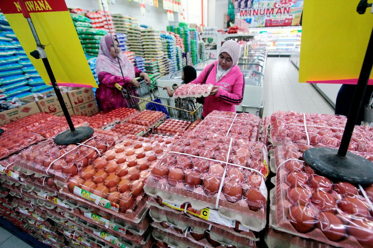 Eggs and milk sell out at Rahmah Sales in Kuantan | The Star