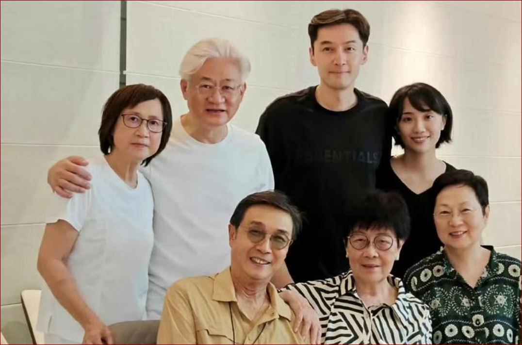 HK star Damian Lau posts rare photo of Chinese actor Hu Ge and his wife ...