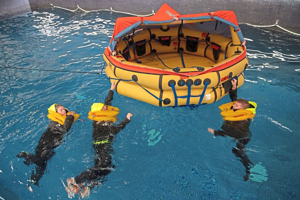 3 rowers brave the Arctic to highlight plastics pollution | The Star