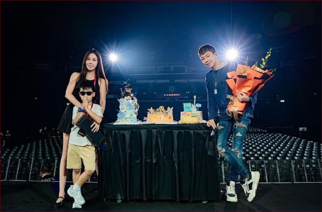 Taiwanese singer David Tao celebrates 55th birthday onstage with wife ...