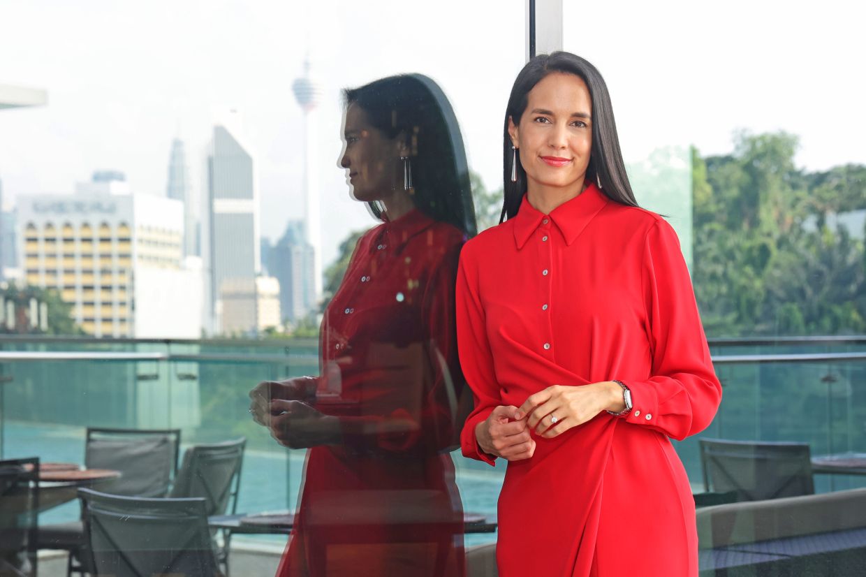 CNN news anchor Kristie Lu Stout gets candid on her journey through ...