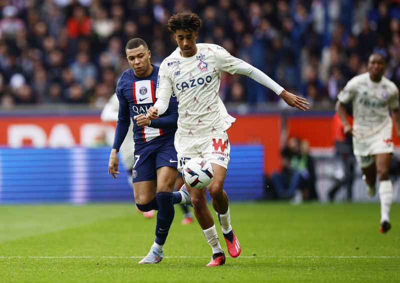 Football: Soccer-Manchester United sign teenage French defender Yoro ...