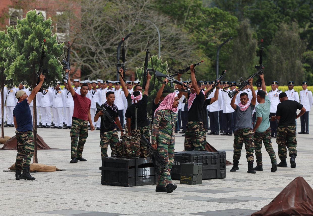 Bukit Jenalik tragedy inspires son to join police force | The Star
