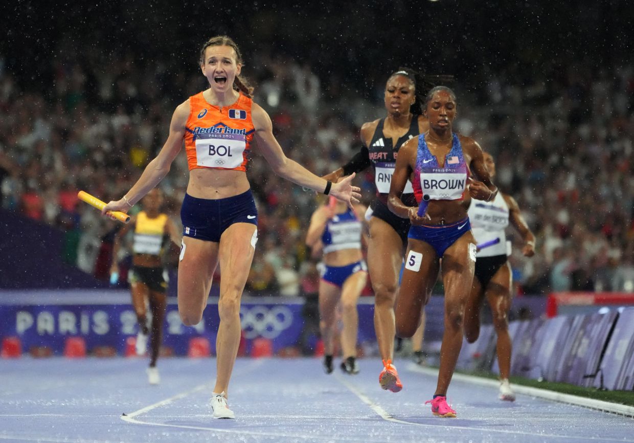Athletics: Femke leads Dutch to mixed 4x400m relay gold | The Star