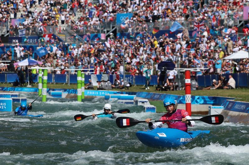 Other Sports: Olympics-Canoeing-Australian Fox, NZ's Butcher win first ...