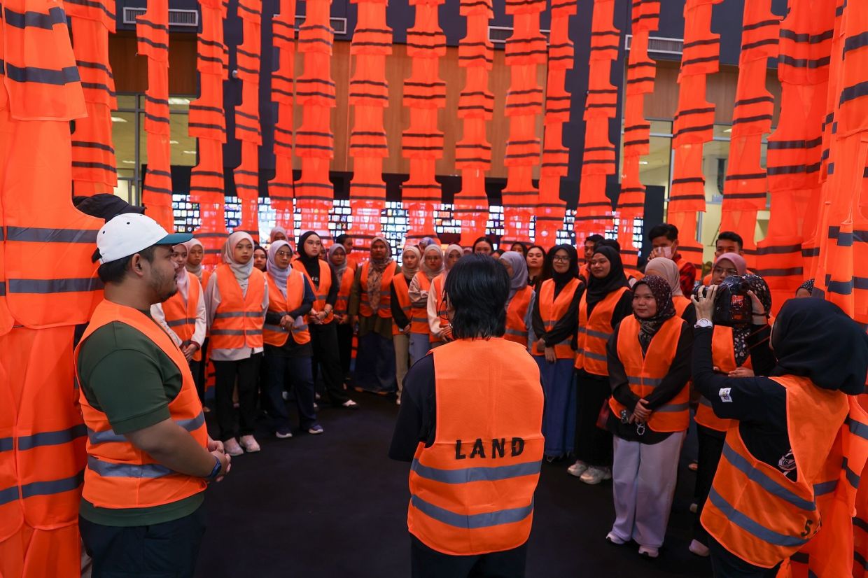 Malaysian artist Zulkefli Jais is bringing 'Teluk Intan' tower to ...