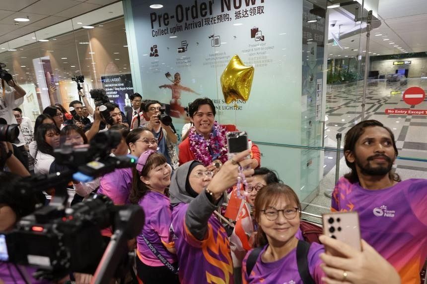 ‘Welcome home Max!’: Singapore’s Olympic bronze medallist Maximilian ...